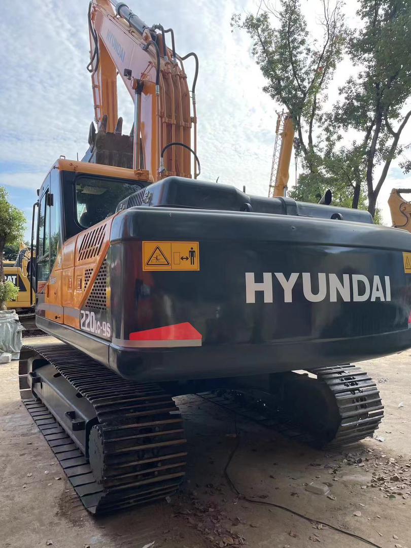 Hyundai 220 LC – My Shipping