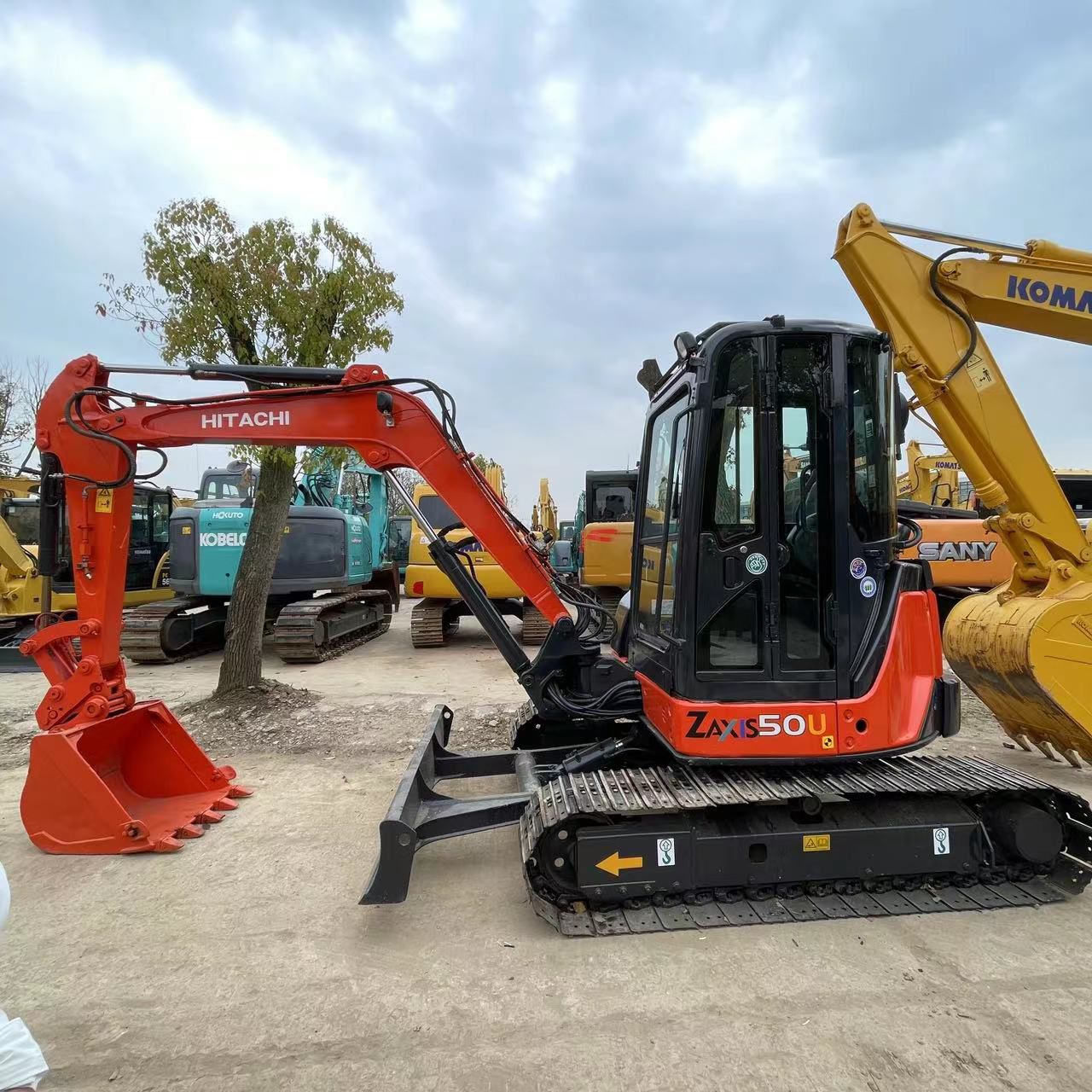 Mini Excavadora Hitachi ZAXIS 50 Seminueva – My Shipping
